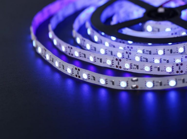 Un ruban LED intérieur pour décorer votre maison
